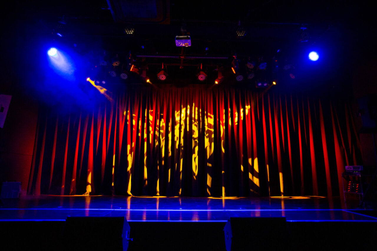 TOP お店を探す コンビニ・その他サービス X-HALL-ZEN- / THEATER OSU